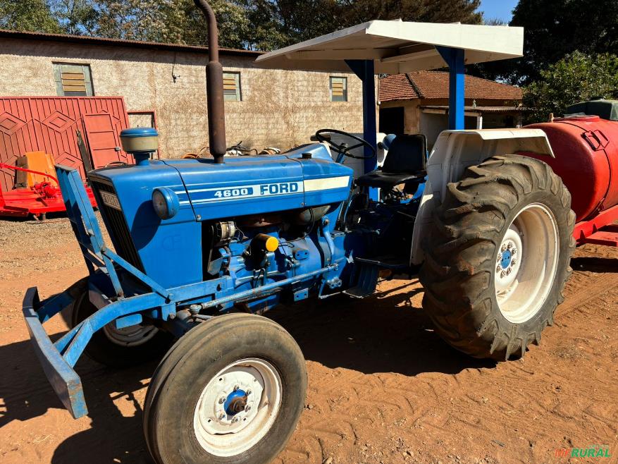 Trator Ford à venda com preço