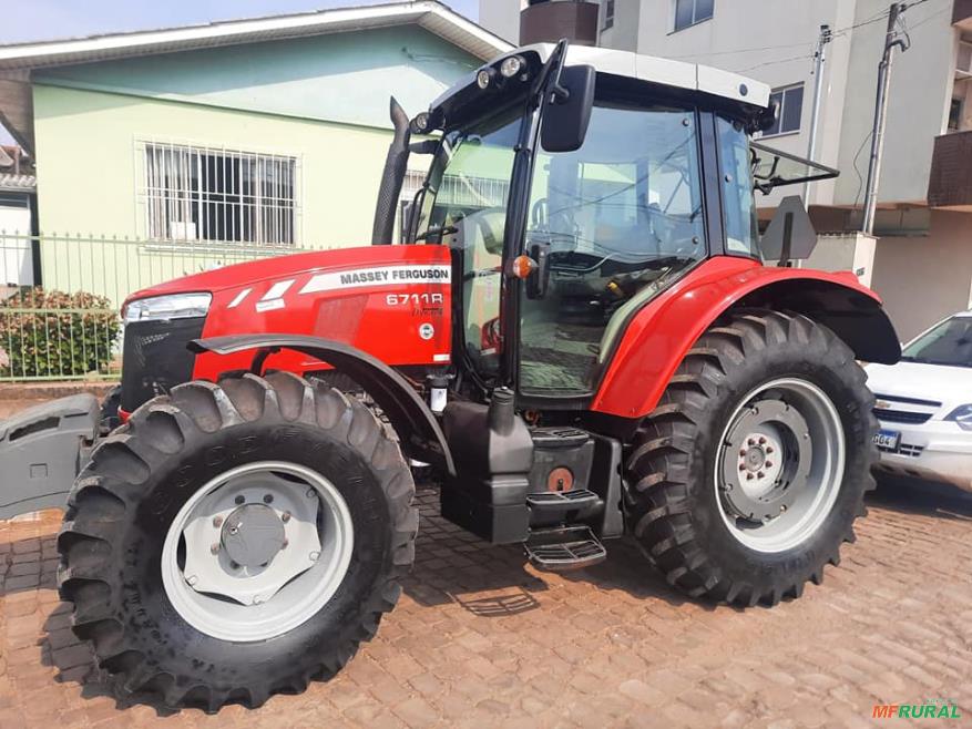 Trator Massey Ferguson 6711 4X4 Ano 16 em Erechim RS à venda. 428759