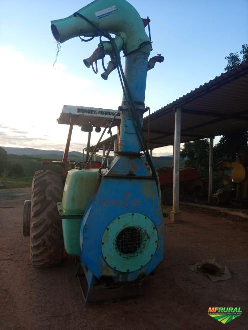 Vendo Excelente Pulverizador Bertoud em Piumhi MG à venda. 349367