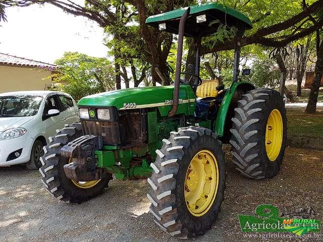 Trator John Deere 5403 4X4 Ano 02 em Rio das Pedras SP à venda. 264582