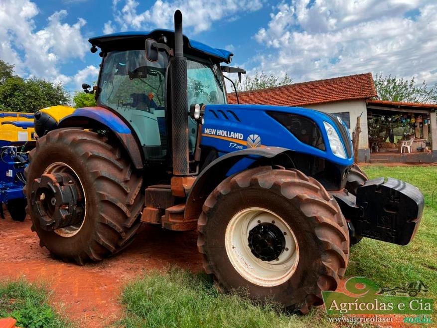 Trator New Holland T7.245 4X4 Ano 22 em Rio das Pedras SP à 663176
