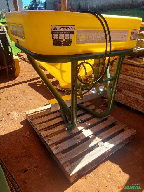 Distribuidor/Adubadeira Rotax 650 Triton Mono Disco em Assis SP 805735
