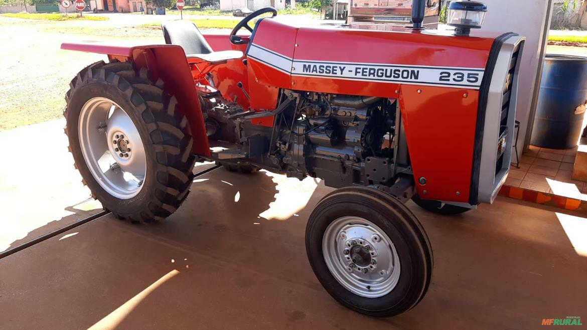 Trator Massey Ferguson 235 4X2 Ano 77 em Itapeva SP à venda. 689256