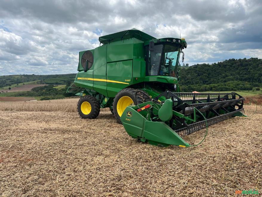 Colhedeira John Deere S440 em Bauru SP à venda. Compre direto 848669