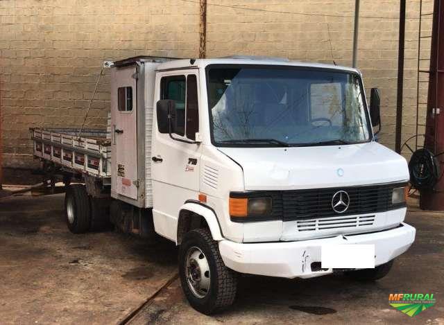 Caminhão Mercedes Benz (Mb) 710 Plus Ano 12 em Belo Horizonte MG 294839