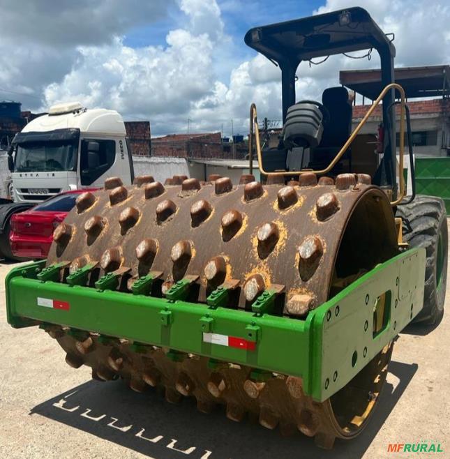 Rolo Compactador Caterpillar Cs533e Ano 2012 em Salvador BA à 660430