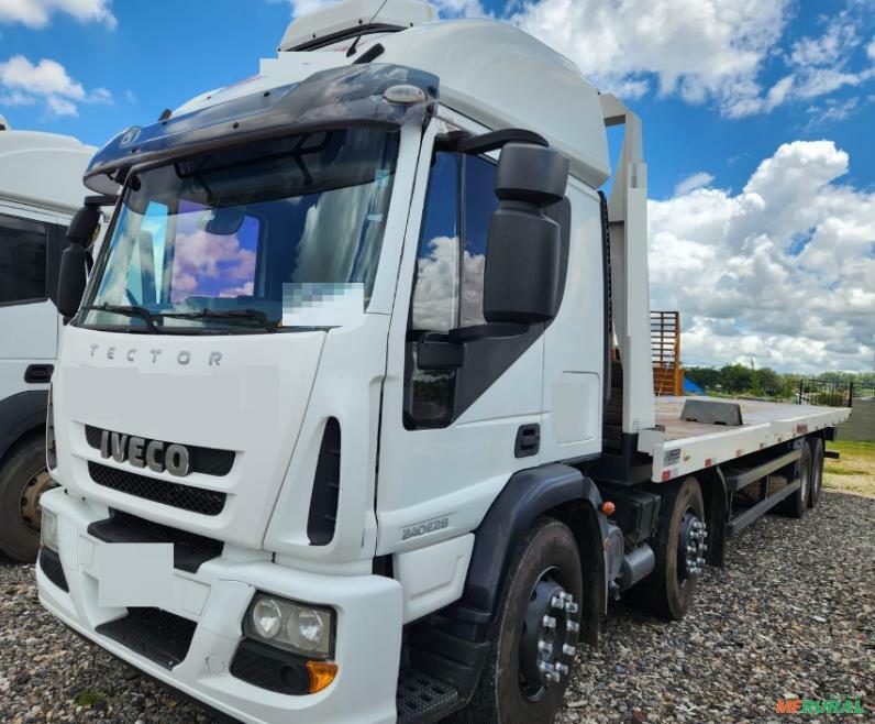 Caminhão Iveco 240E28 Ano 14 em Belo Horizonte MG à venda. 661985