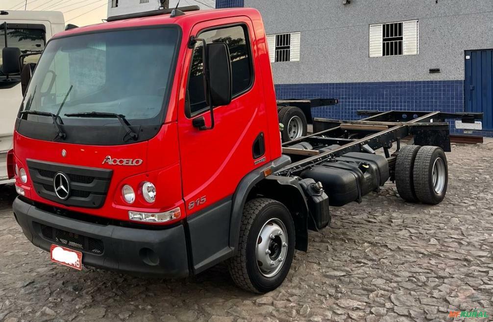 Caminhão Mercedes Benz (Mb) Accelo 815 Ano 15 em Belo Horizonte 668521