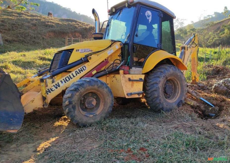 Retroescavadeira New Holland, Modelo B95b 4X4, Ano 2015, Com 722898