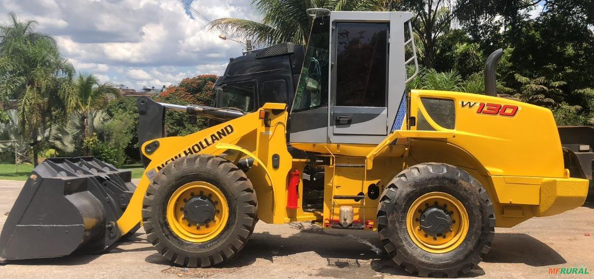 Pá Carregadeira New Holland, Modelo W130, Ano 2011, Único Dono, 779916