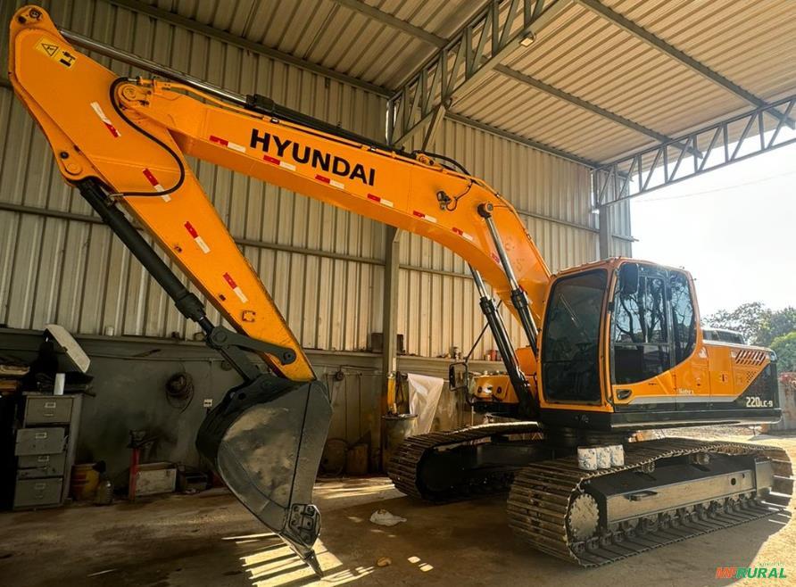 Escavadeira Hyundai, Modelo Robex 220Lc-9, Ano 2016 em Belo 802430
