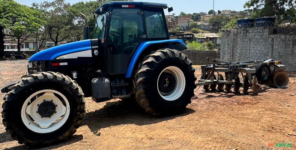 Trator Agrícola Com Grade New Holland, Modelo Ts6020 4X4, Ano 825372