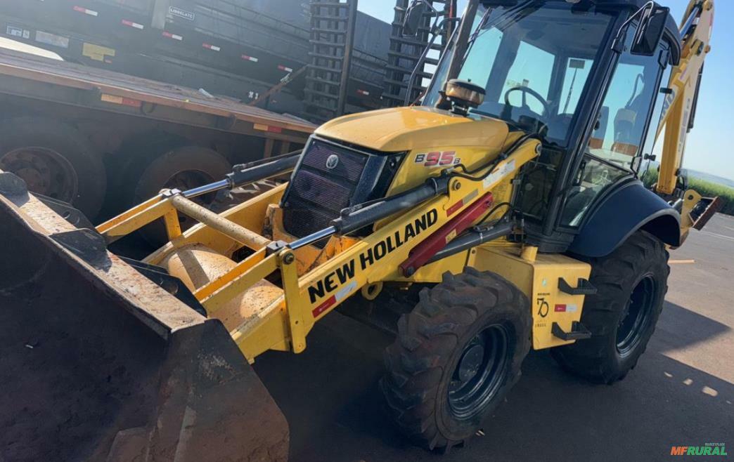 Retroescavadeira New Holland, Modelo B95b 4X4, Ano 2020 em Belo 836623