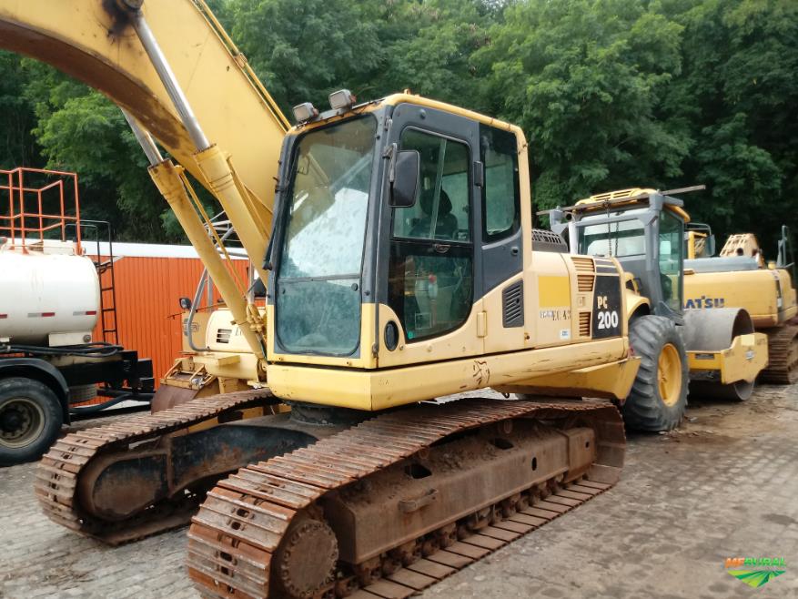Escavadeira Marca Komatsu pc 200-8 Ano 2010 em Rio de Janeiro RJ 334869