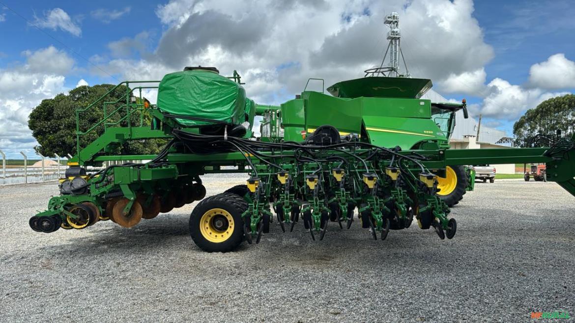 Plantadeira John Deere Db40 - Ano 2015 em Cuiabá MT à venda. 808890