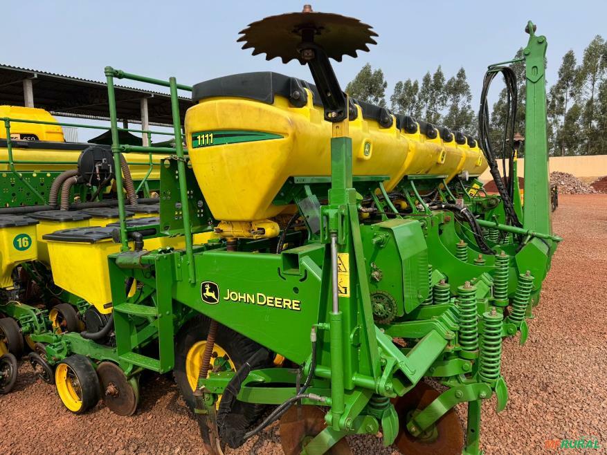 Plantadeira John Deere 1111 - Ano 2016 em Ibiporã PR à venda. 819422