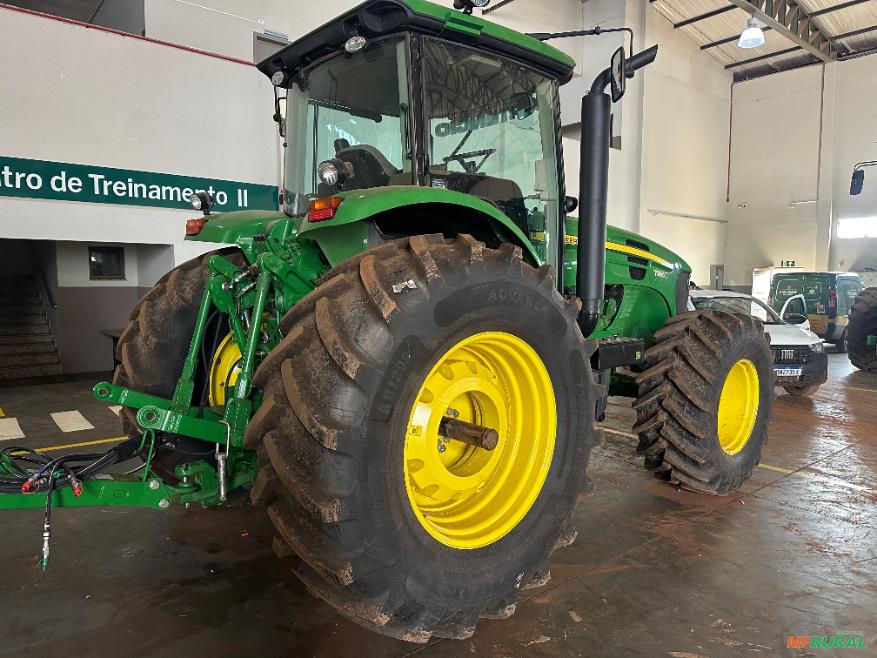John Deere 7230 J à venda com preço