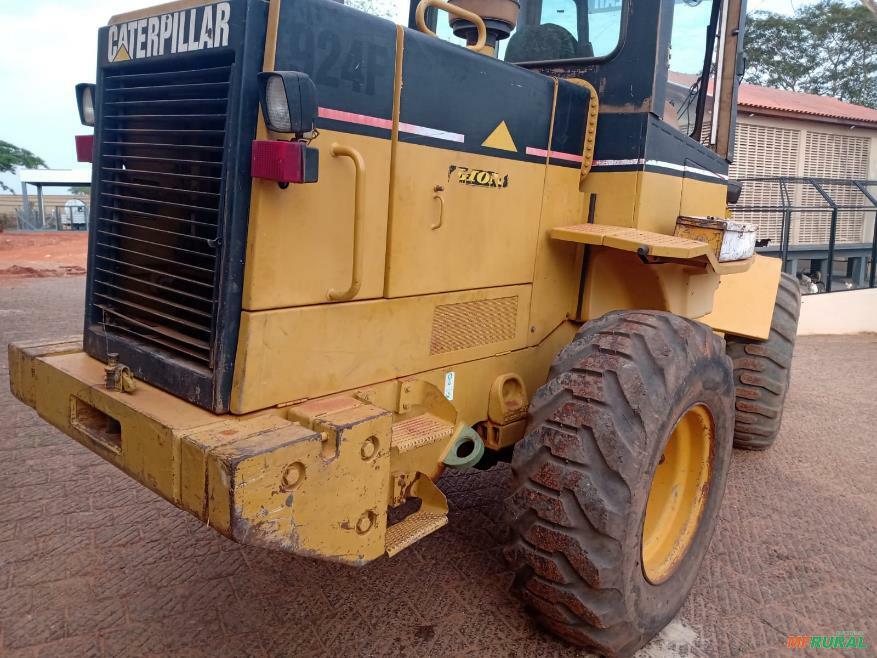 Pá Carregadeira Cat 924 F em Marília SP à venda. Compre direto 722237
