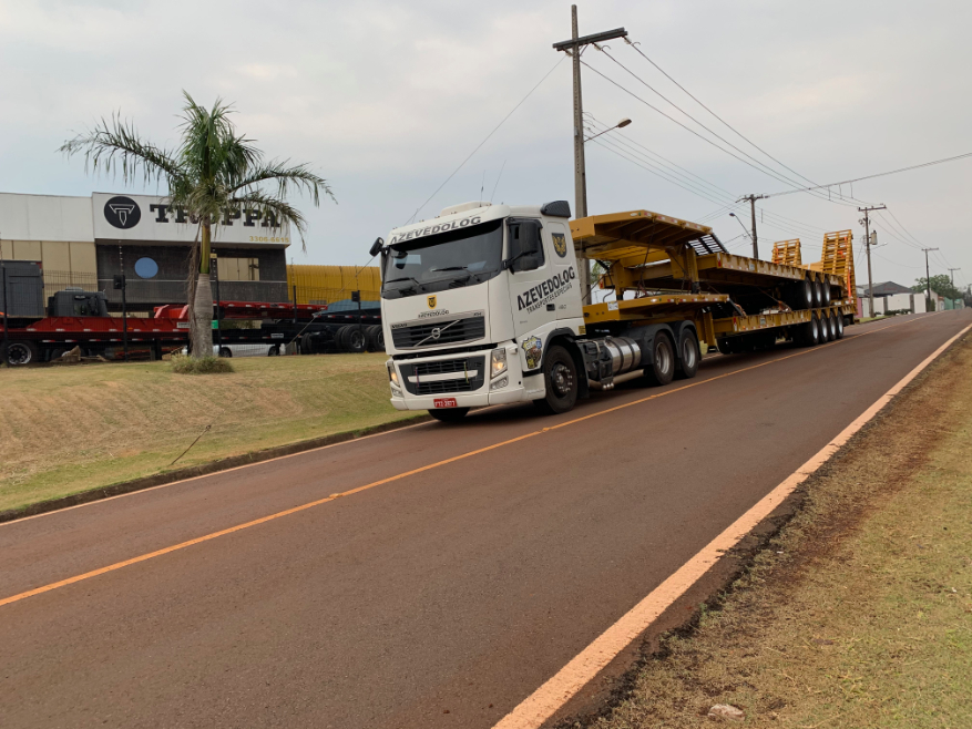 Carreta Prancha 4 Eixos Linha Amarela em Cascavel PR à venda. 687247