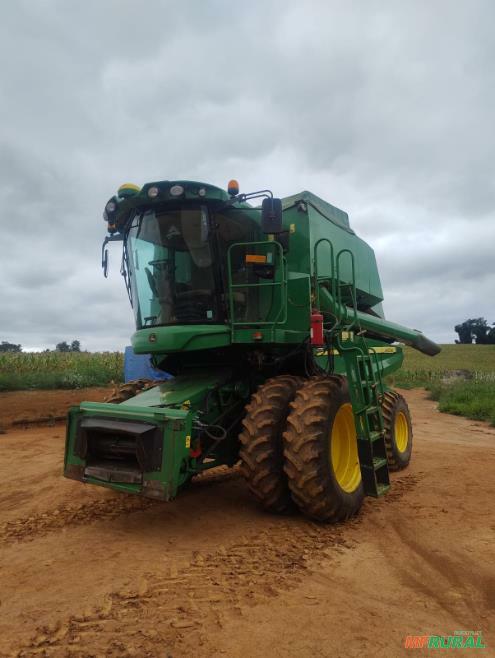 Colheitadeira John Deere em São José da Boa Vista - PR à venda
