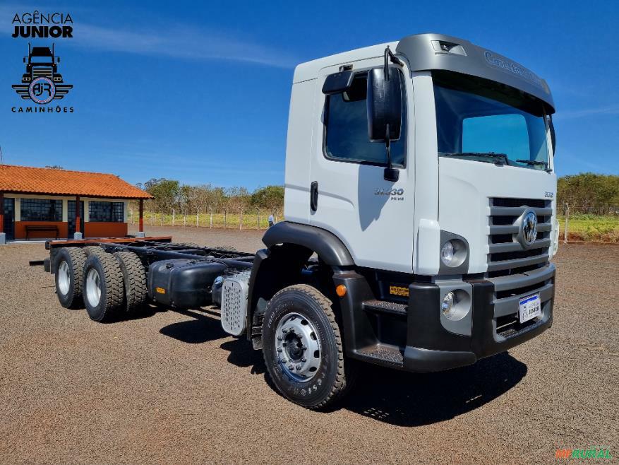 Caminhão vw 31330 Traçado 6X4 em Ribeirão Preto SP à venda. 712912