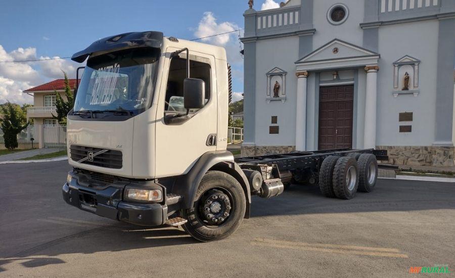 Caminhões Volvo VM 260 à venda com preço