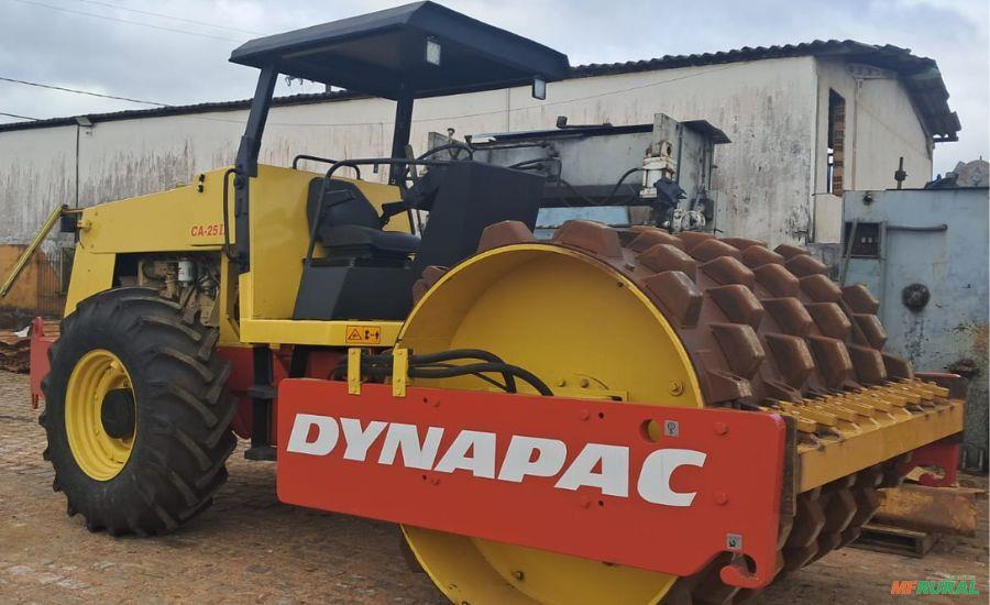 Rolo Compactador Dynapac Ca25 ii Ano 2004 em Curitiba PR à 859383