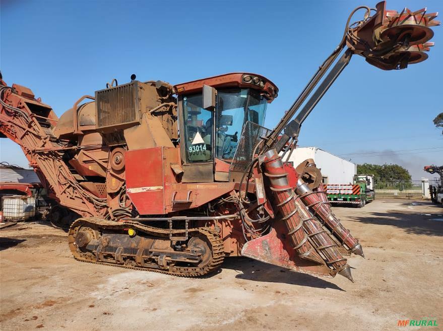 Colhedora de Cana Case A 8800 Ano 2012 em Sertãozinho SP à 706583