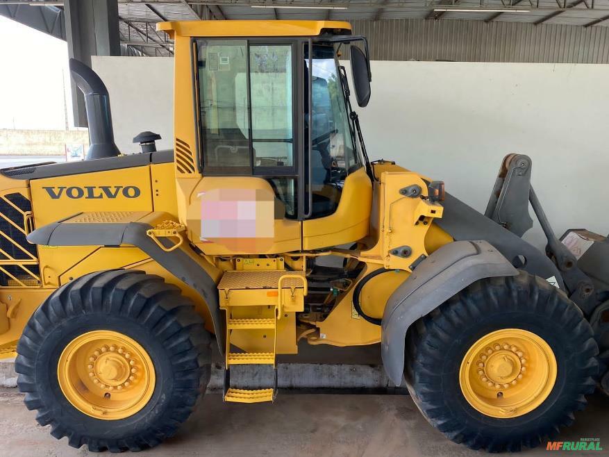 Pá-Carregadeira Volvo L 90 F 2014 em Lages SC à venda. Compre 675728