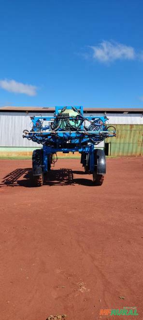 Pulverizador Montana Boxer 4X4 Hydro 2000 L em Rio Verde GO à 801111