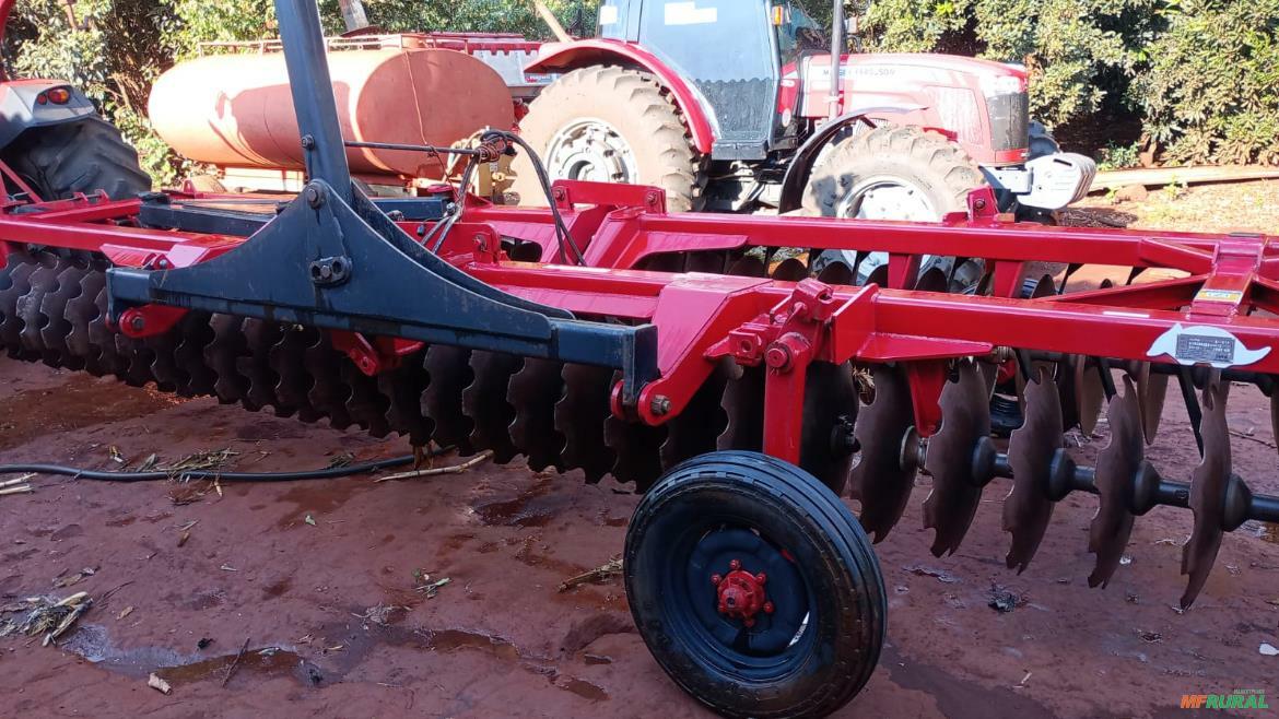 Grade Niveladora Tatu Gnfm 64X22 Ano 17 em Sertãozinho SP à 793646