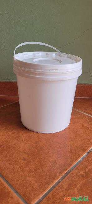 Baldes à venda com preço