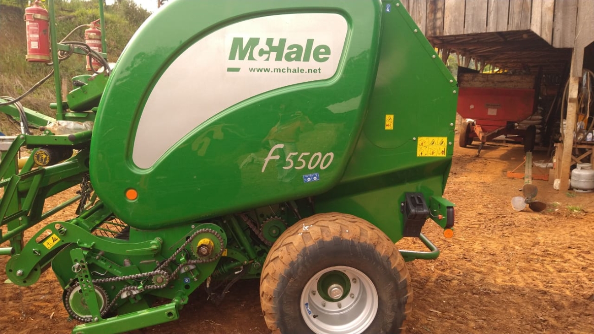 Enfardadeira Mchale F5500 em Pinhalzinho SC à venda. Compre 638943