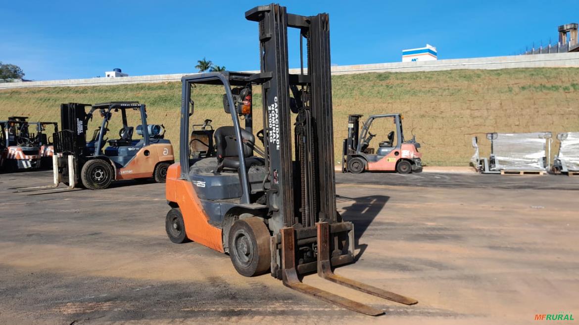 Empilhadeira 2,5T Glp Toyota 8Fg25 (Em00206) em Vargem Grande 691993
