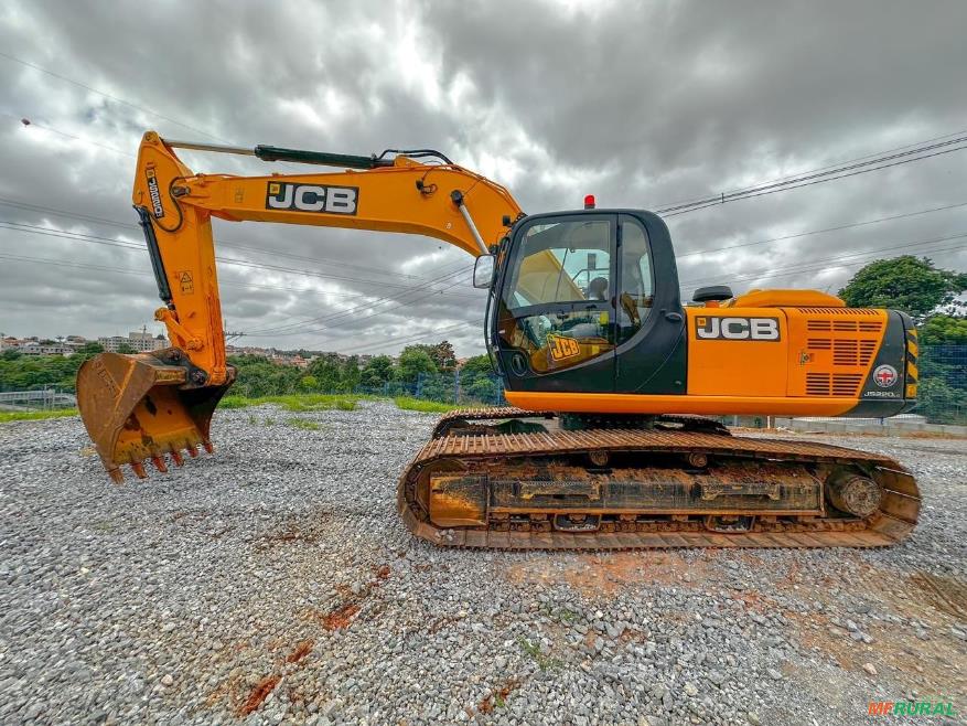 Escavadeira 20T Jcb Js220 Lc em Cotia SP à venda. Compre direto 760780