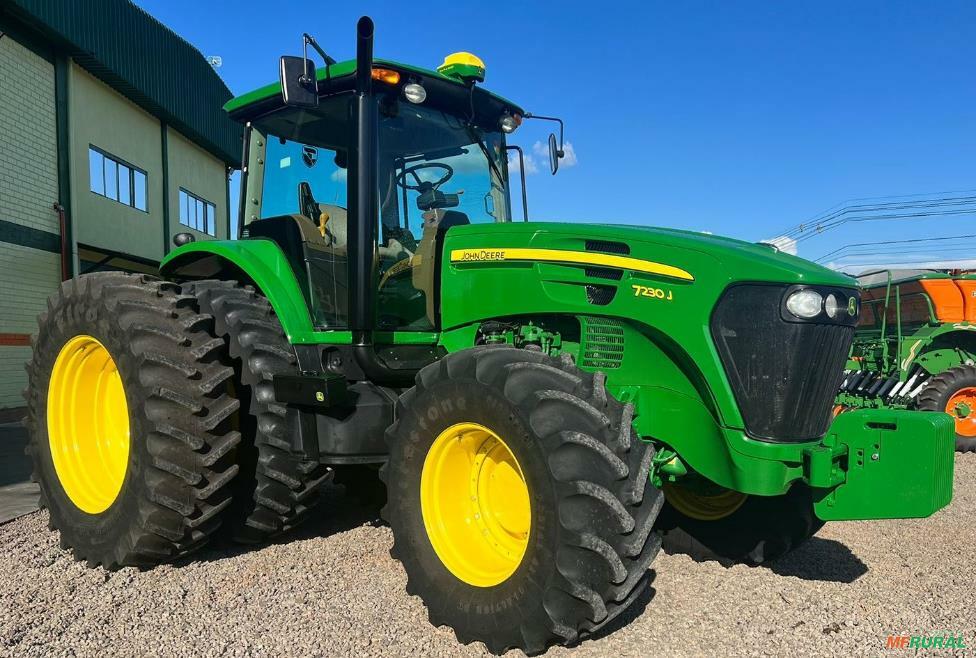 Trator John Deere 7230 J 4X4 Ano 17 em Carazinho RS à venda. 693367