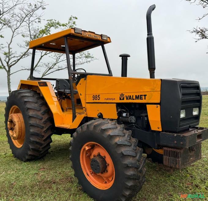 Trator Valtra/Valmet em Echaporã - SP à venda com preço