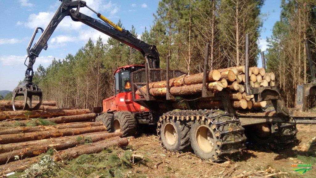 Forwarder Komatsu 860.4 em Rio Negrinho SC à venda. Compre 327517