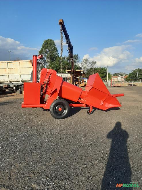 Colhedora Foguetinho Milho Linha | Preço Venda Compra - MF Rural