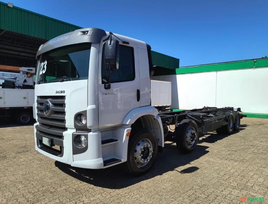 Vw 24.280 Ano 2023, 8X2, no Chassis, Com 49.000 Km em Campinas 811138