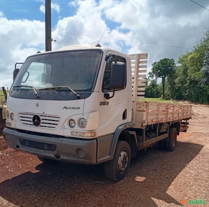 Mb Accelo 915C Ano 2011, 4X2, Com Carroceria de 5,40 Metros, 838573