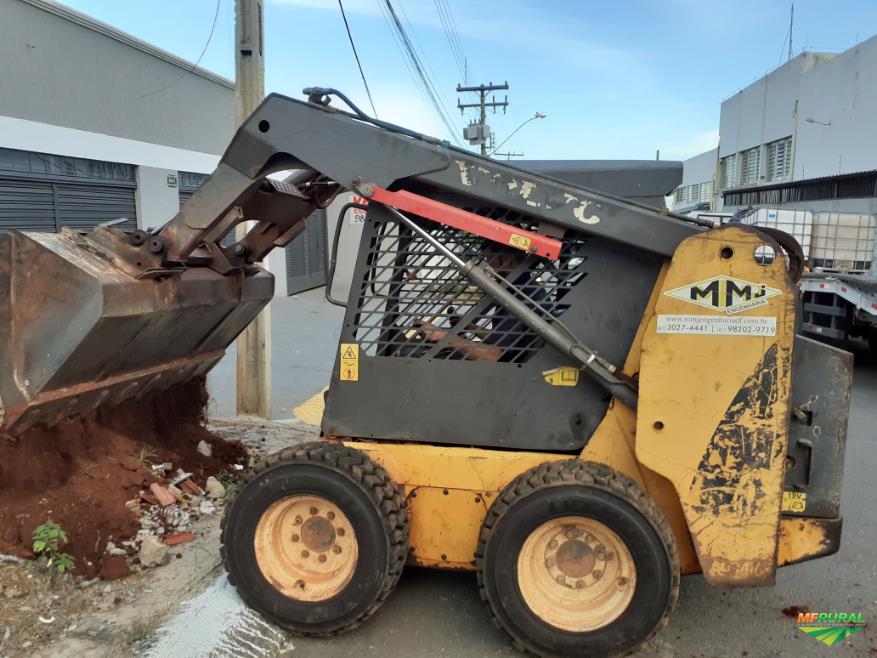 Minicarregadeira Volvo Mc60 B 2012 em Taguatinga DF à venda. 349991