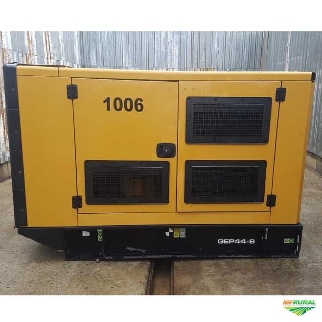 Grupo Gerador Cabinado Caterpillar Gep44-9 em Itatiba SP à 363732