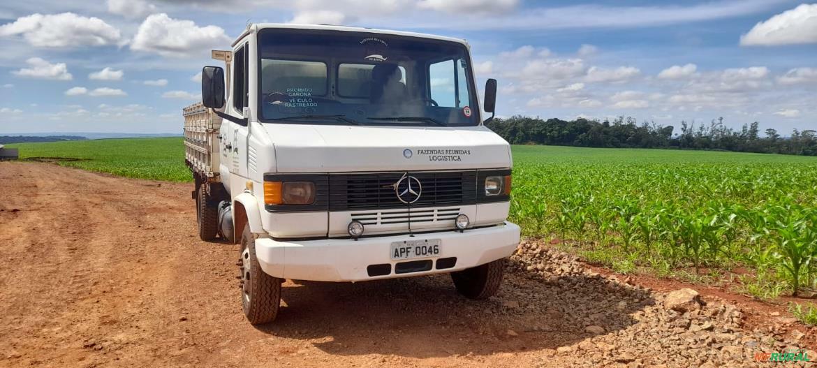 Caminhões Mercedes Benz (MB) 710 Plus à venda com preço