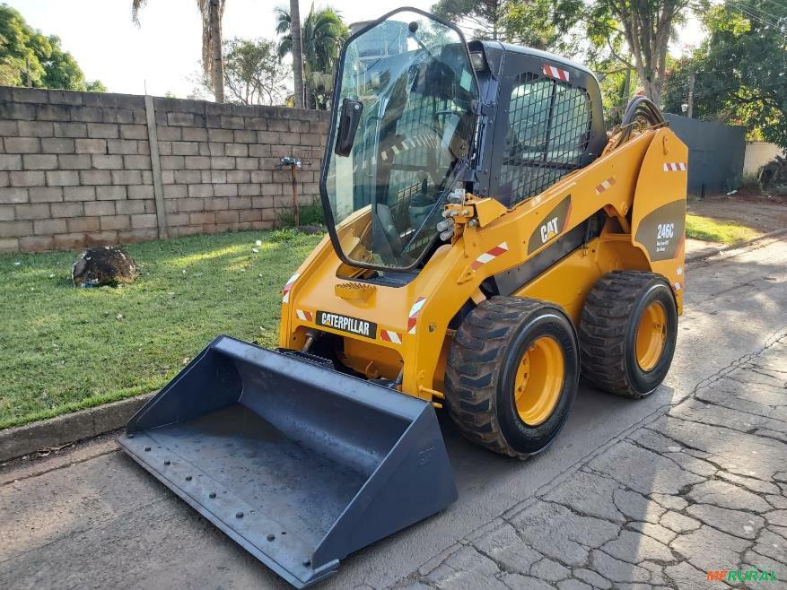 Mini-Carregadeira Caterpillar 246C 2011 em Porto Alegre RS à 833472