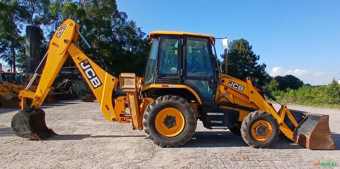Retro Escavadeira Jcb 3Cx 2021 em São José dos Pinhais PR à 836116