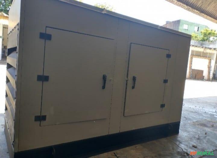 Grupo Gerador de Energia Carenado 180 Kva em Sorocaba SP à 609262