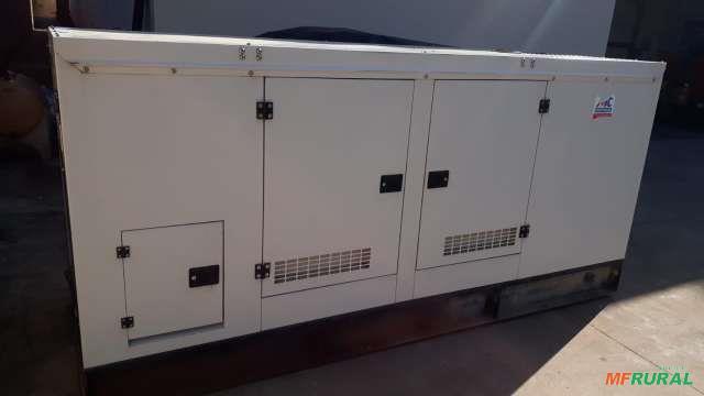 Gerador de Energia Carenado 125/115 Kva em Santo André SP à 610333