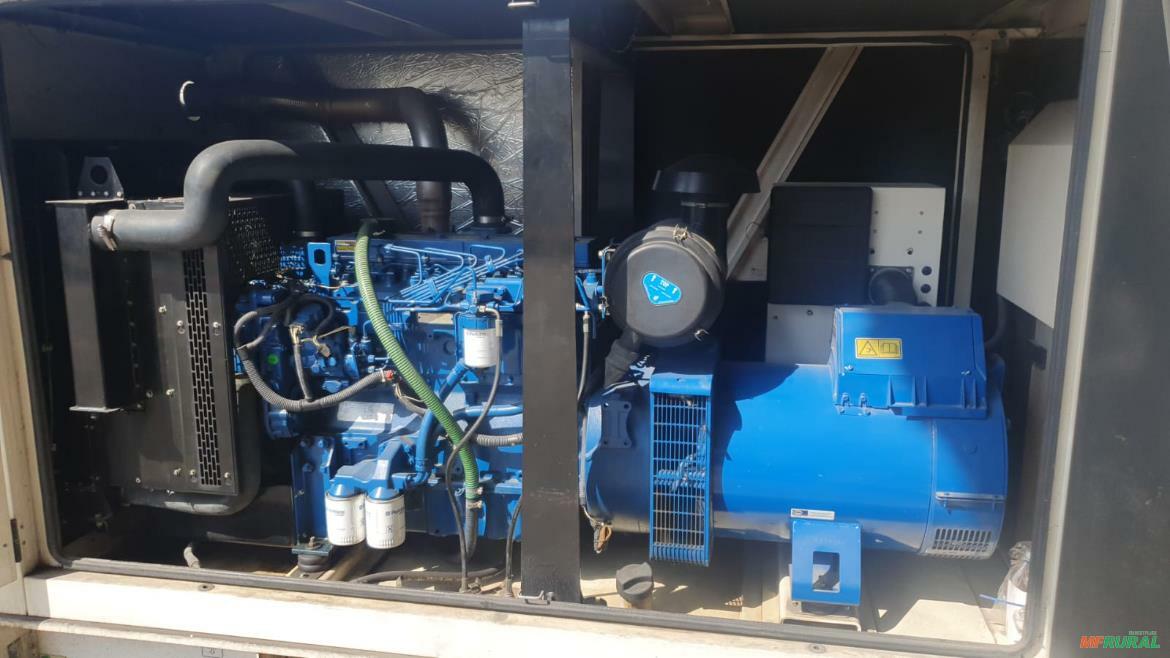 Gerador de Energia Carenado 150 Kva 228 Horas de Uso em Rio de 613362