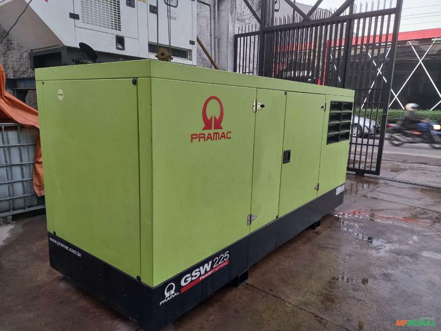 Gerador Energia Carenado 225Kva 2015 2305 Hrs em Londrina PR à 639699